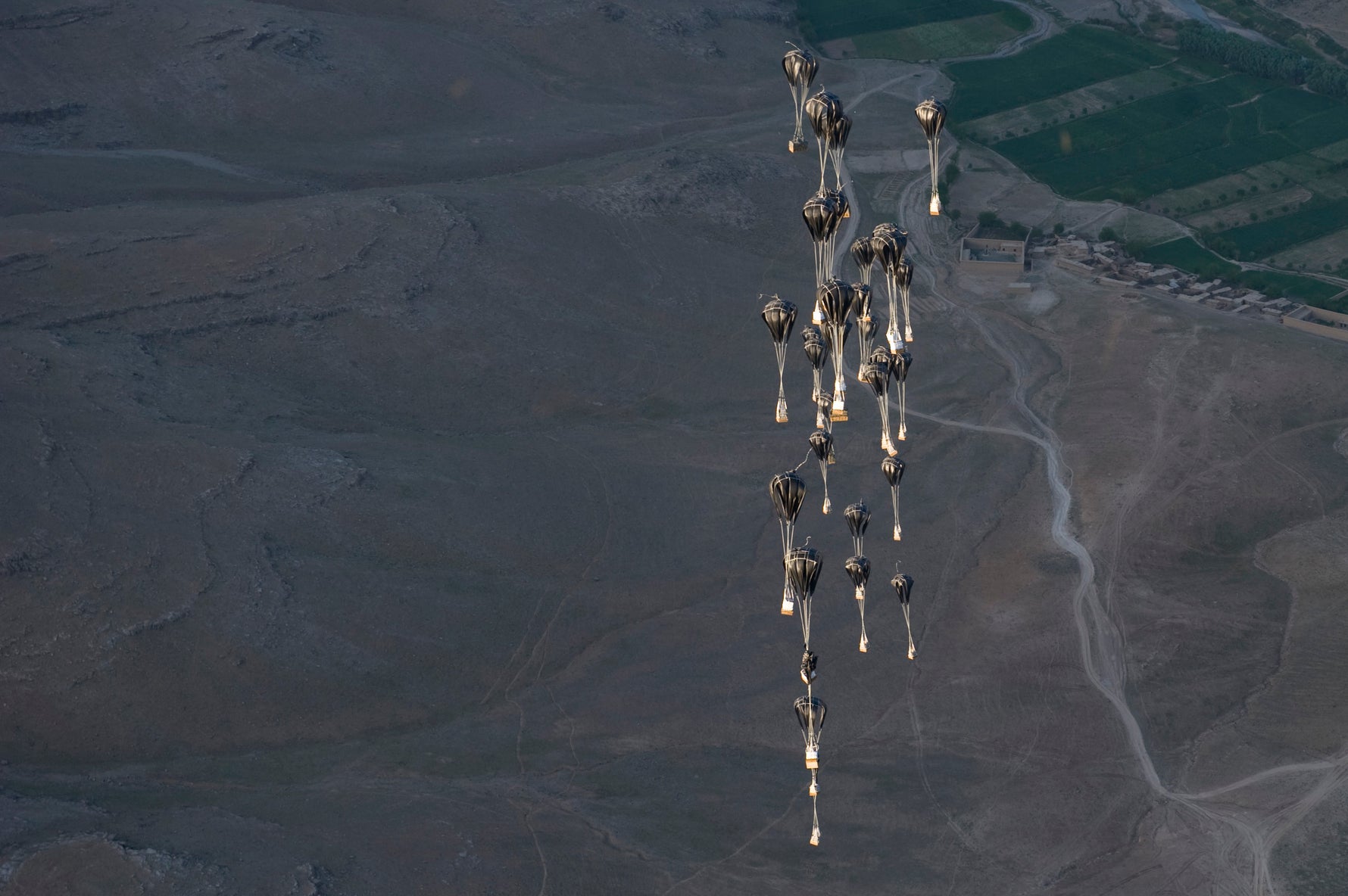 Niche Inc | Manufacturer of LCADS High Velocity Parachutes